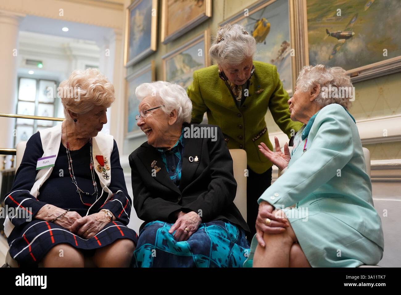 (left to right) WWII veterans Ruth Bourne, Ruth Barnwell, Arlette ...