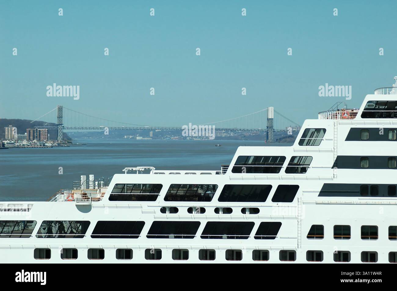 A cruise ship on the Hudson River in New York with the George ...
