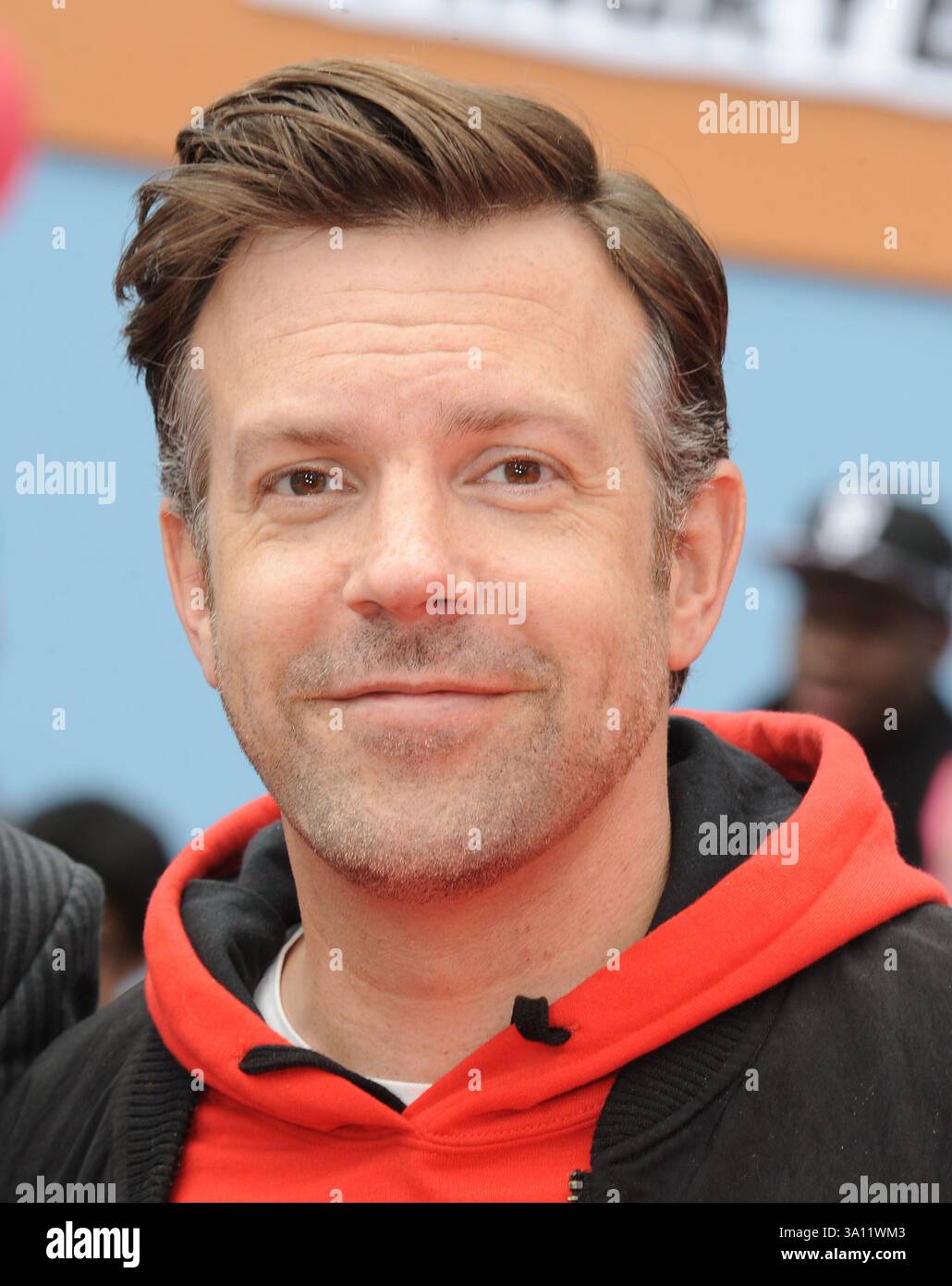 Jason sudeikis the angry birds movie hi-res stock photography and ...