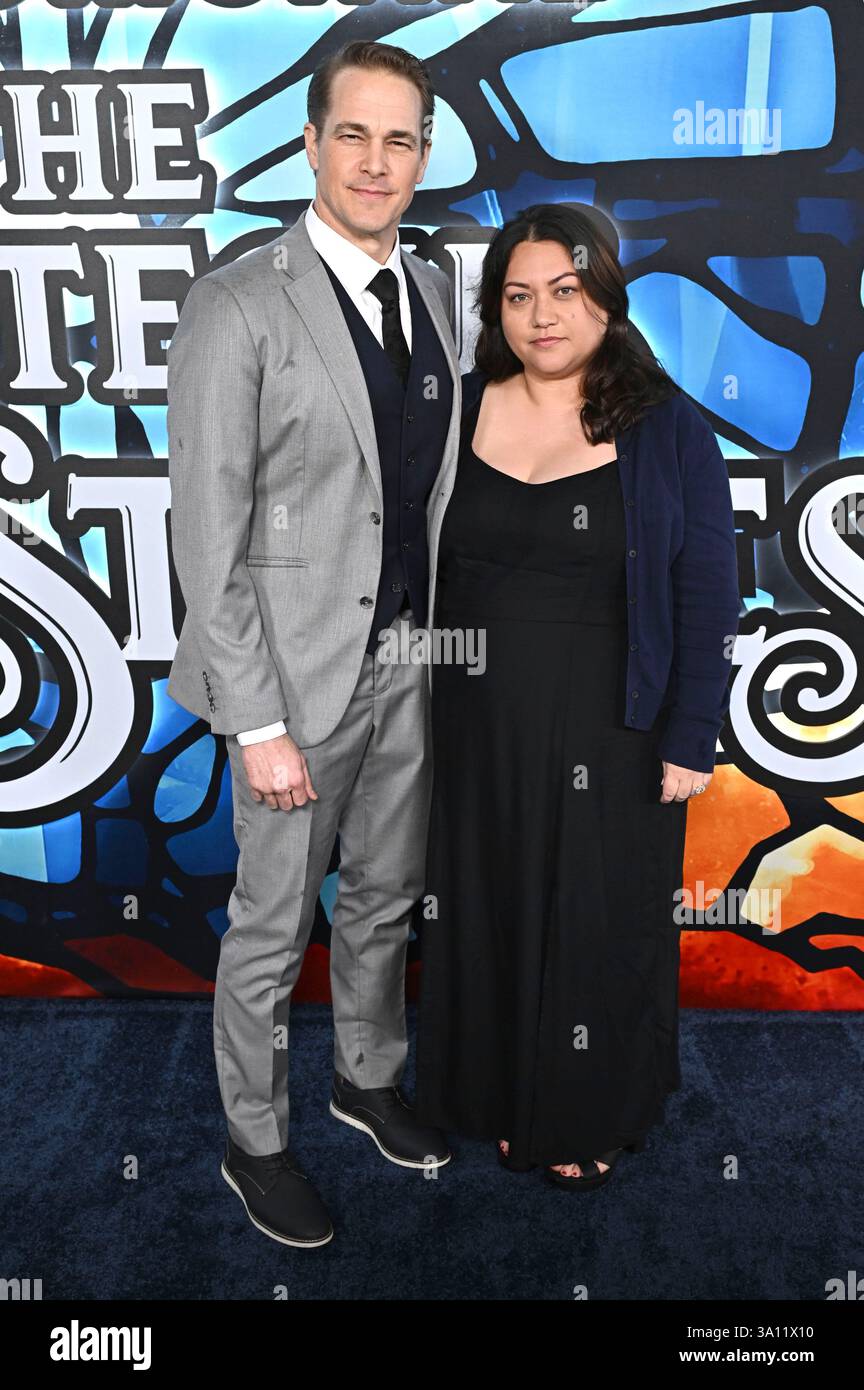 Ethan McDowell und Athena McDowell bei der Premiere der 4. und finalen Staffel der HBO Serie The ...