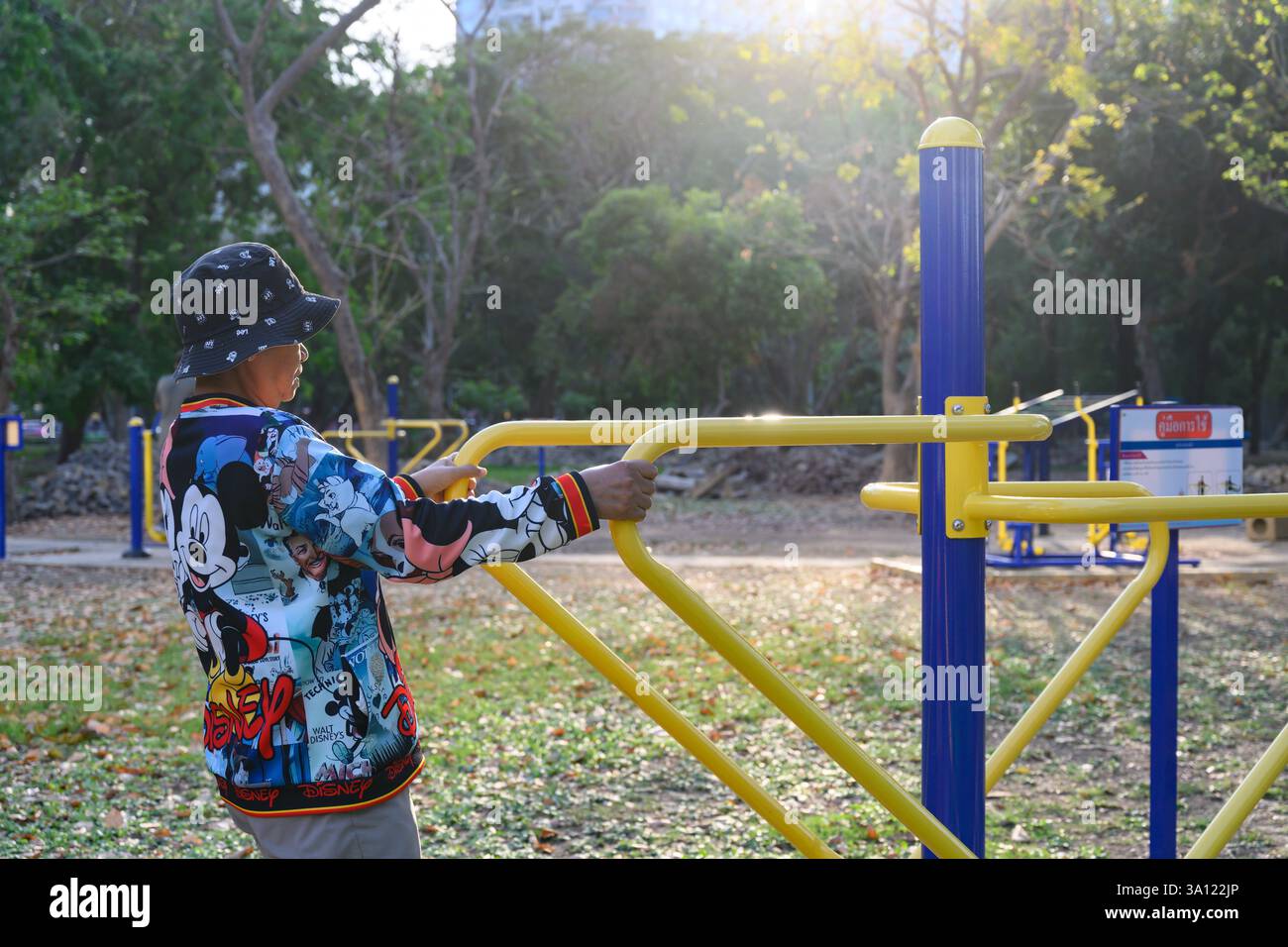 Bangkok, Thailand. March 4th 2025. An elderly lady uses the public ...