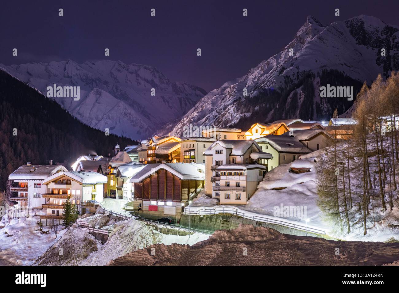 Winter in Samnaun Village – Sunset and Nightfall in a Snowy Alpine ...
