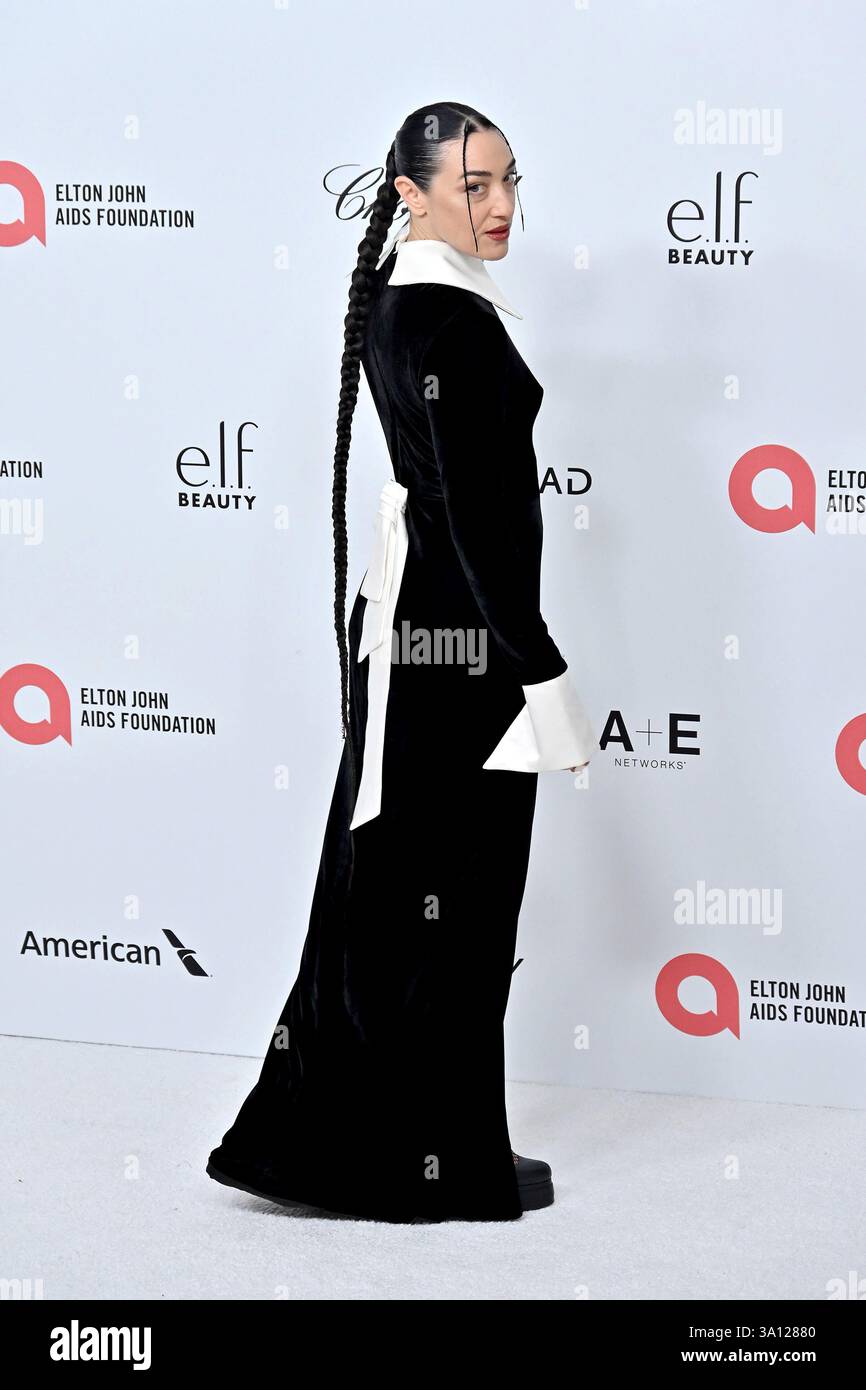 LOS ANGELES - MAR 2: Mia Moretti at the Elton John Academy Awards ...