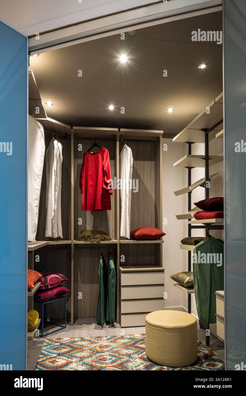 Modern walk in closet minimalist hi-res stock photography and images ...