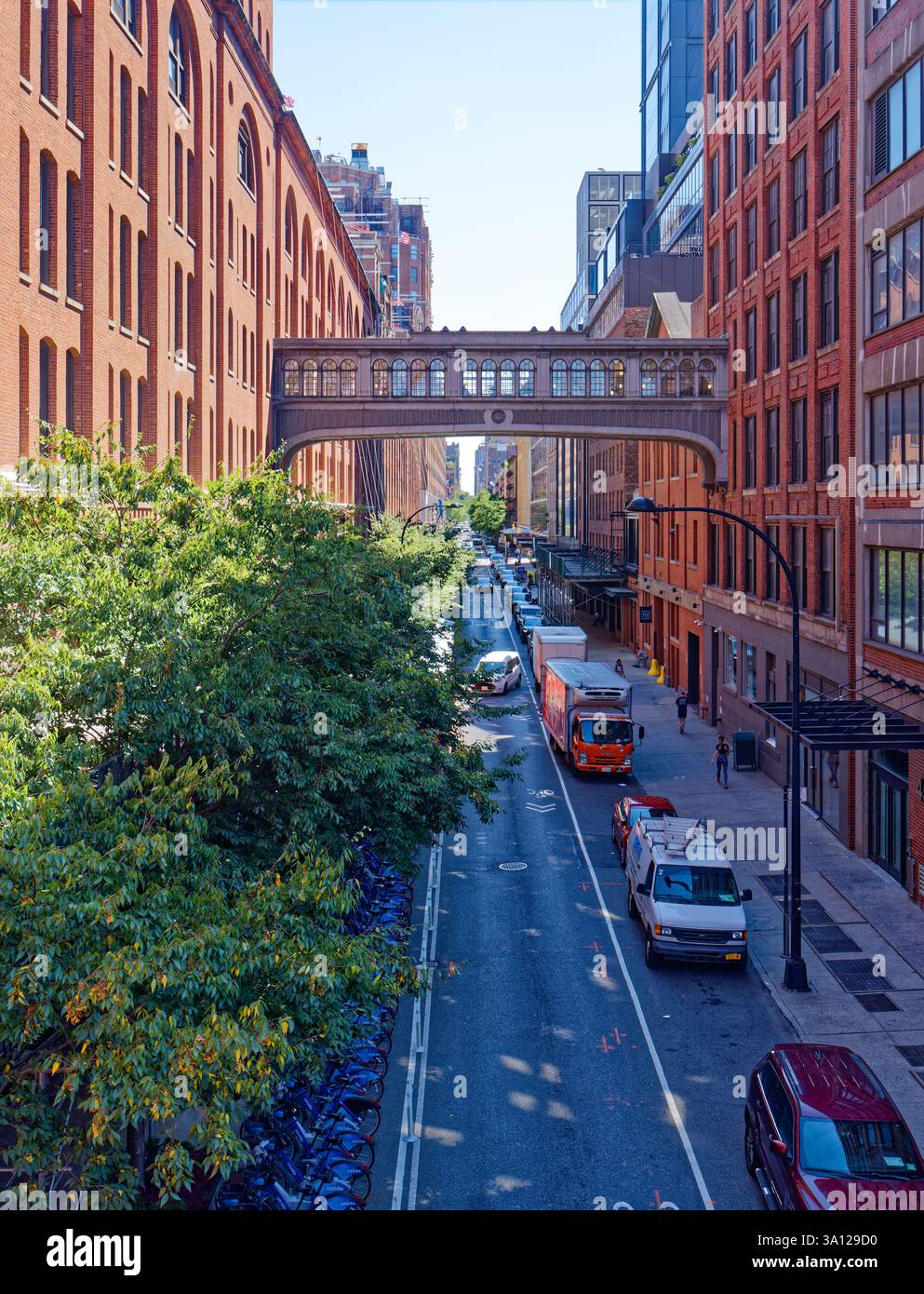 West 18th Street Skybridge once linked Nabisco factory with offices ...