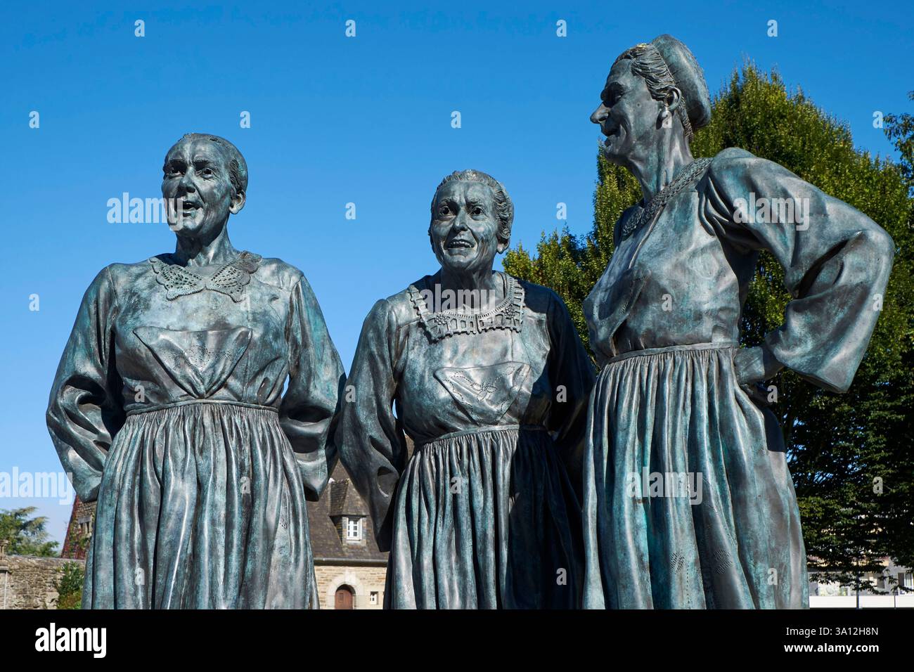 France, Finistere, Carhaix Plouguer, Place du Champ de Foire, statues ...