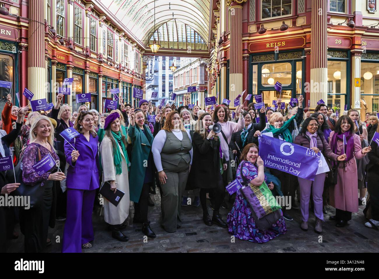 London, UK. 06th Mar, 2025. The choir at Leadenhall Market. Celebrating ...