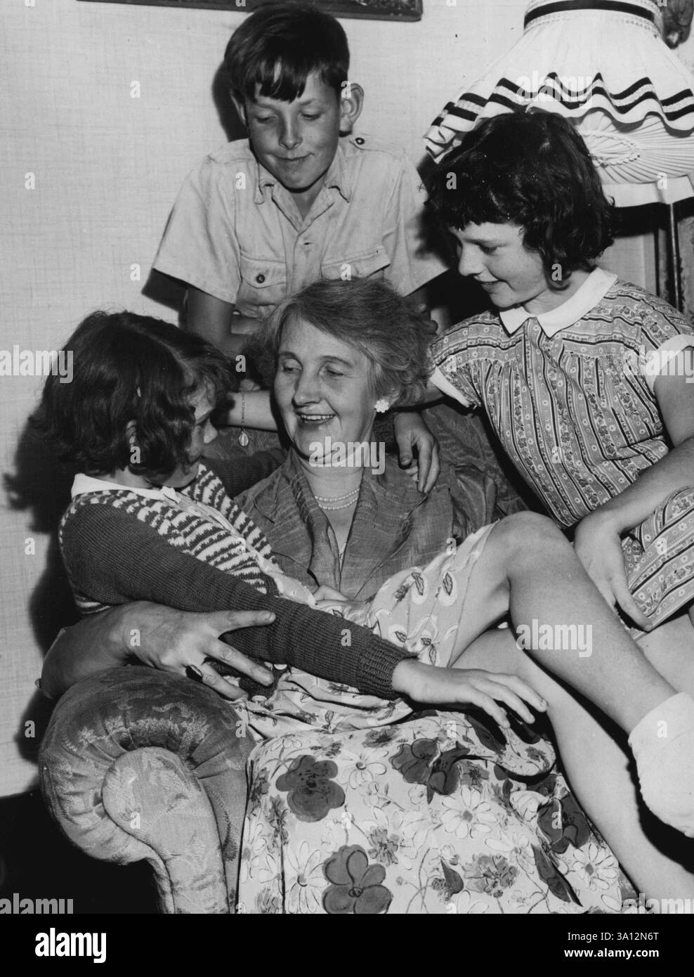 Dutch Family Griffioen -- Family (G) - Happy Mother, Mrs. Alexandrine ...