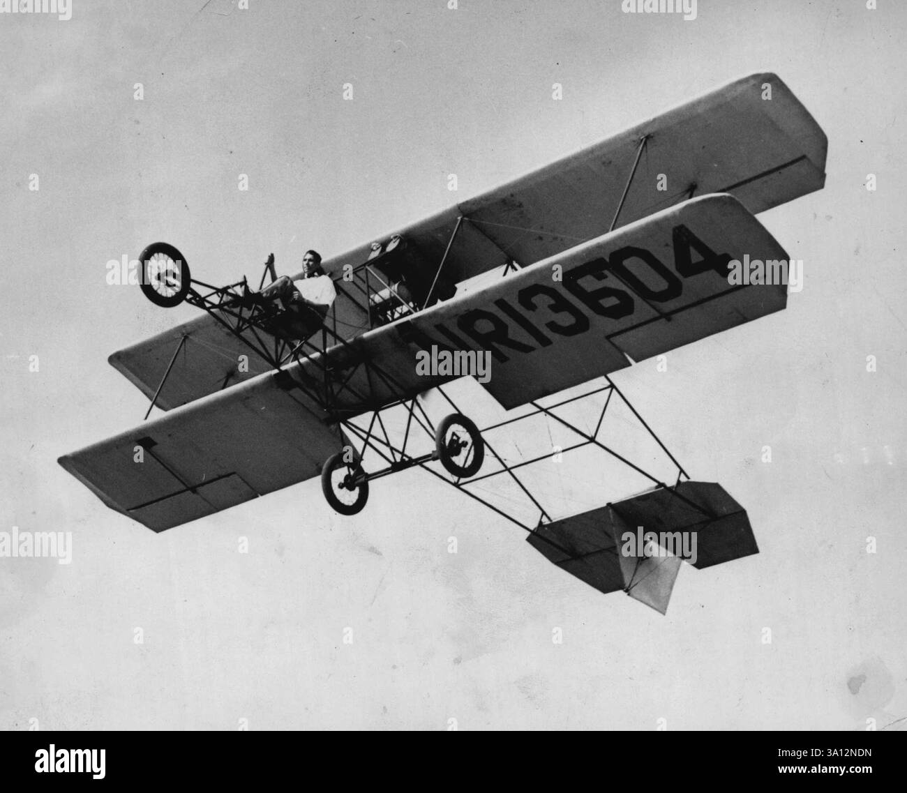 What Flew in 1910 Flies in 1940Cleu Hankamp flying a Curtiss Pusker of ...