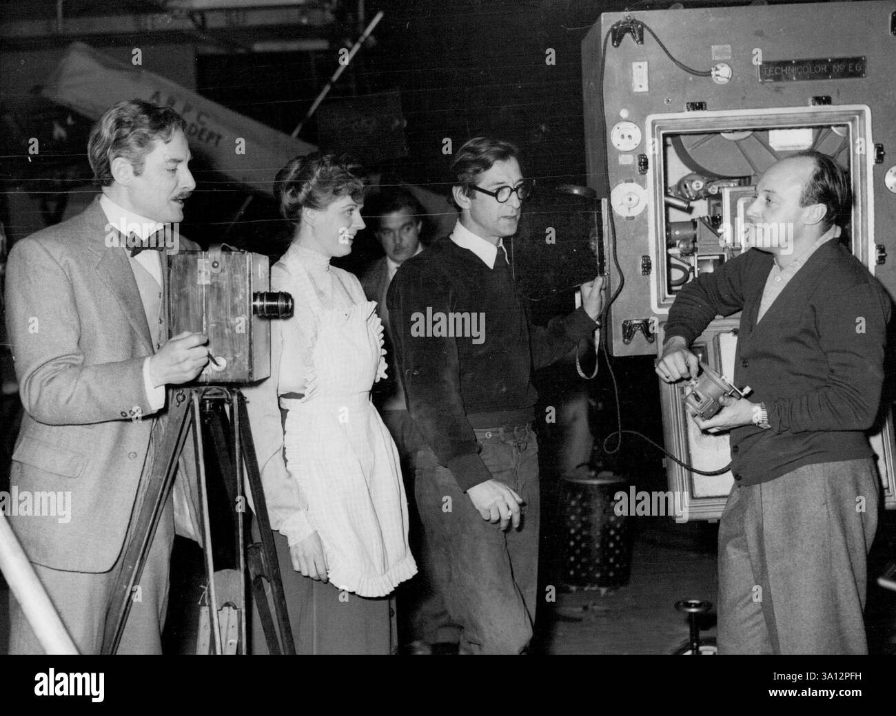 Magic Box - De Luxe Model -- Movie cameras are the subject of ...