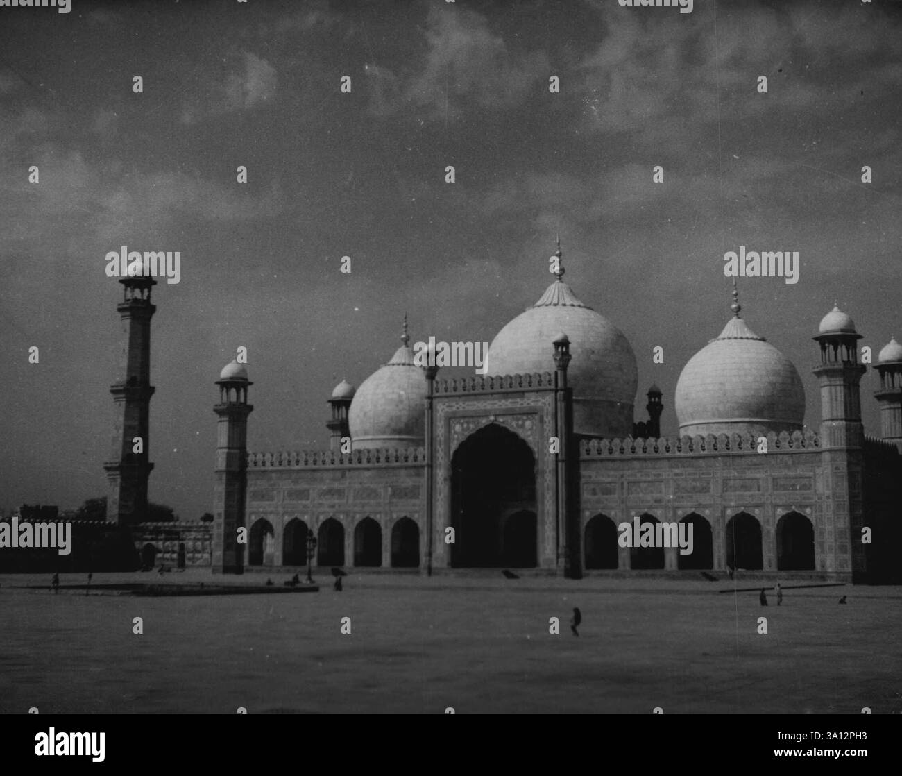 Badshahi Mosque, Lahore. December 7, 1949 Stock Photo - Alamy