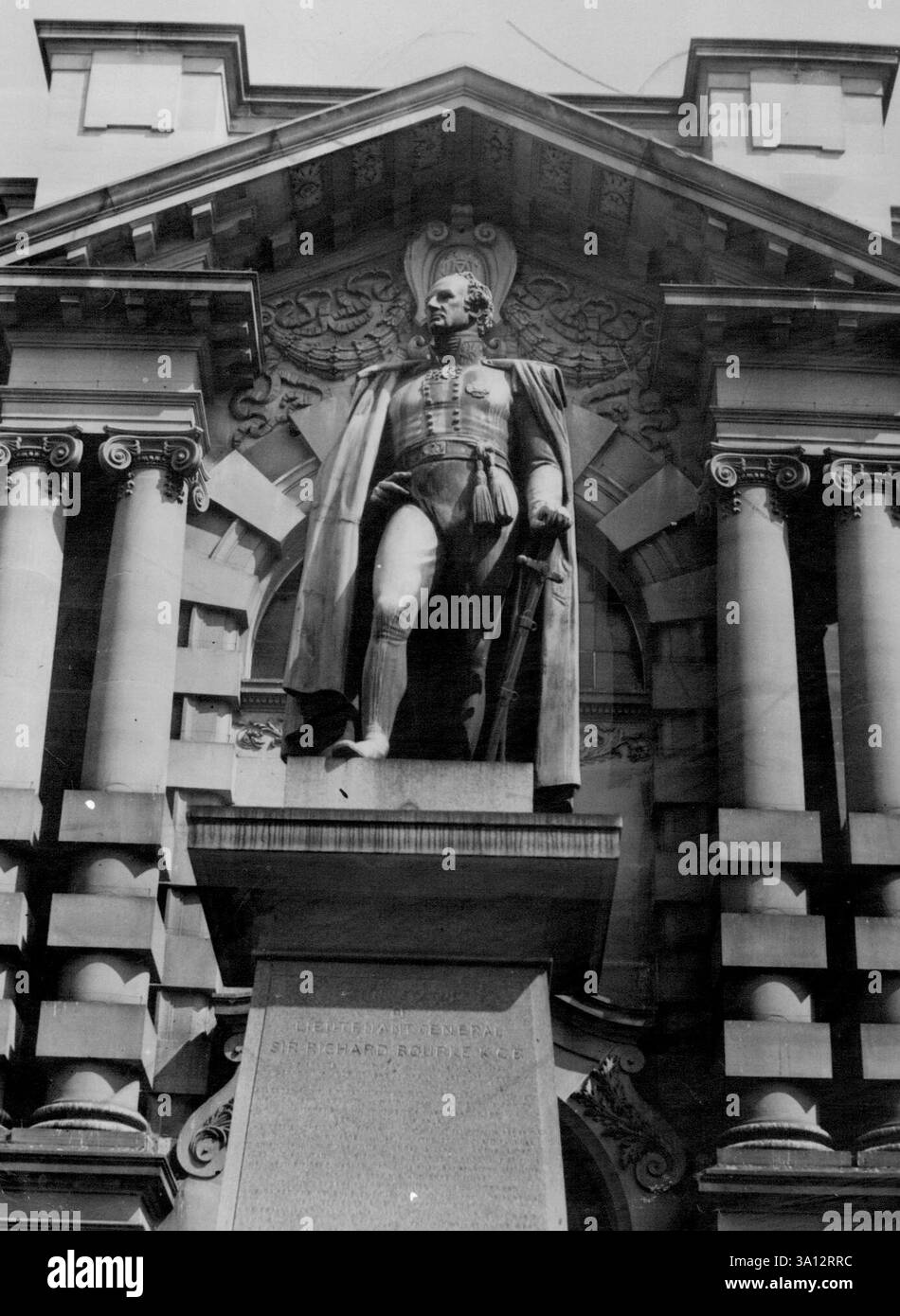 Sir Richard Bourke (Statue), in front of the Mitchelle Library. March ...
