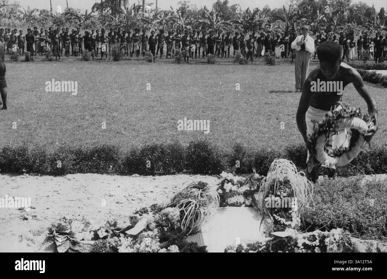 Representative of Native People laying a wreath on their behalf at the ...