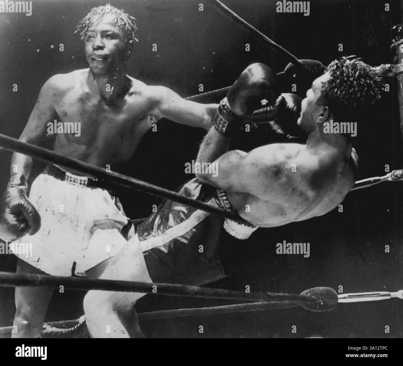 Referee harry kessler Black and White Stock Photos & Images - Alamy