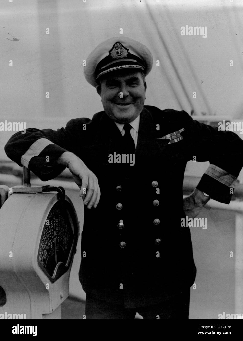 First Pictures On "Queen Elizabeth' -- The Captain, Commodore Sir James ...