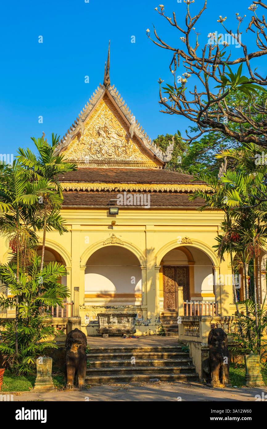 Cambodia, Siem Reap, Wat Damnak Buddhist temple Stock Photo - Alamy
