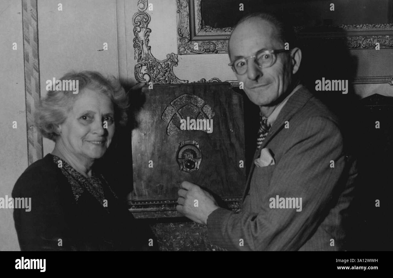 Edgar britt jockey hi-res stock photography and images - Alamy