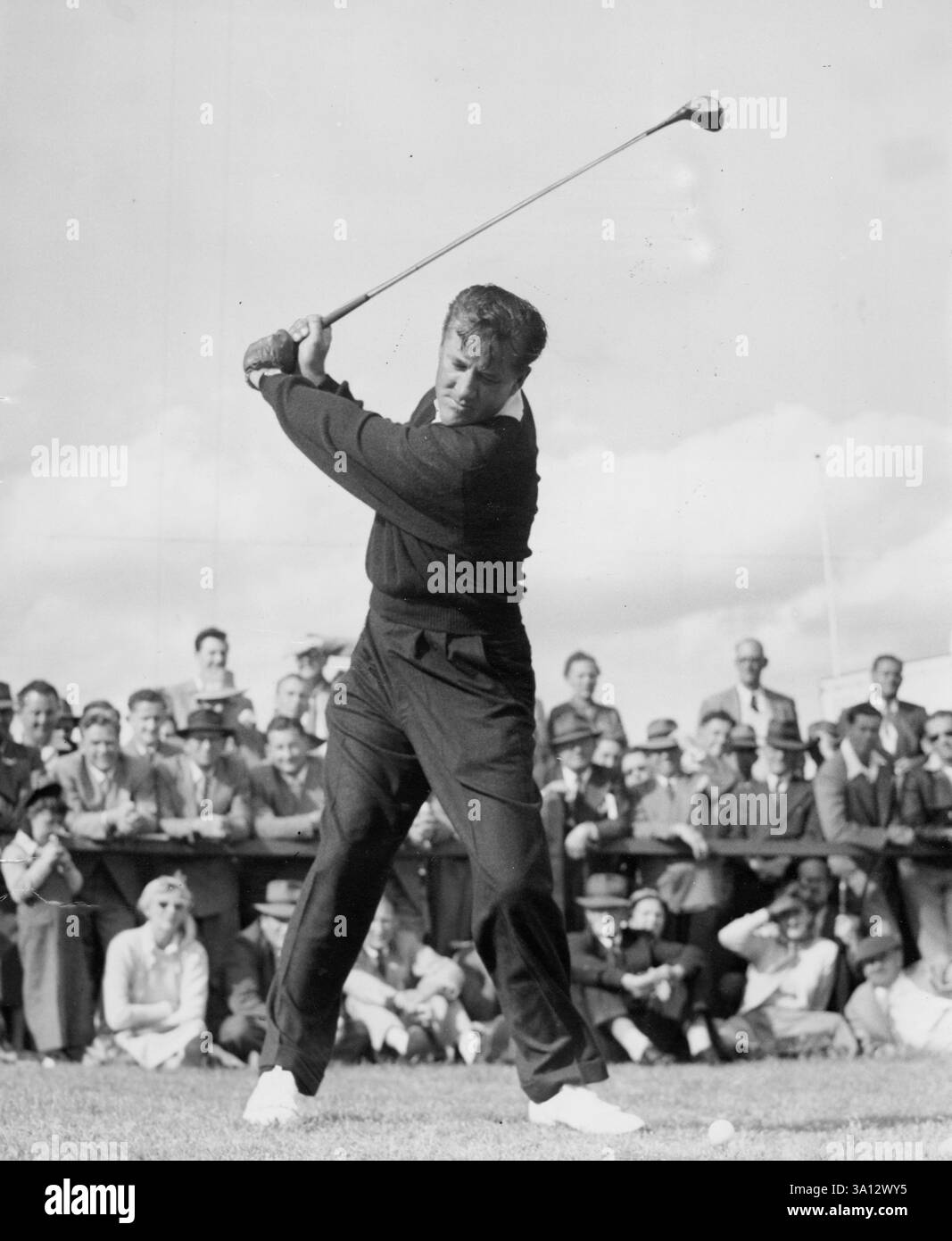 Here's a lesson for every golfer. American Tommy Bolt Keeps a perfectly ...