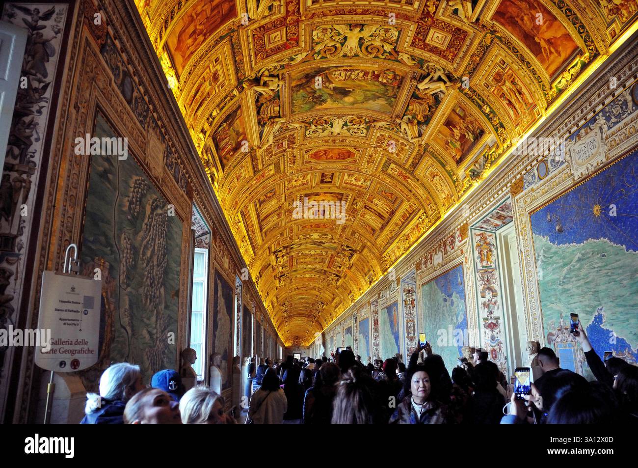 In der Galerie der Landkarten / Galleria delle Carte Geografiche im ...