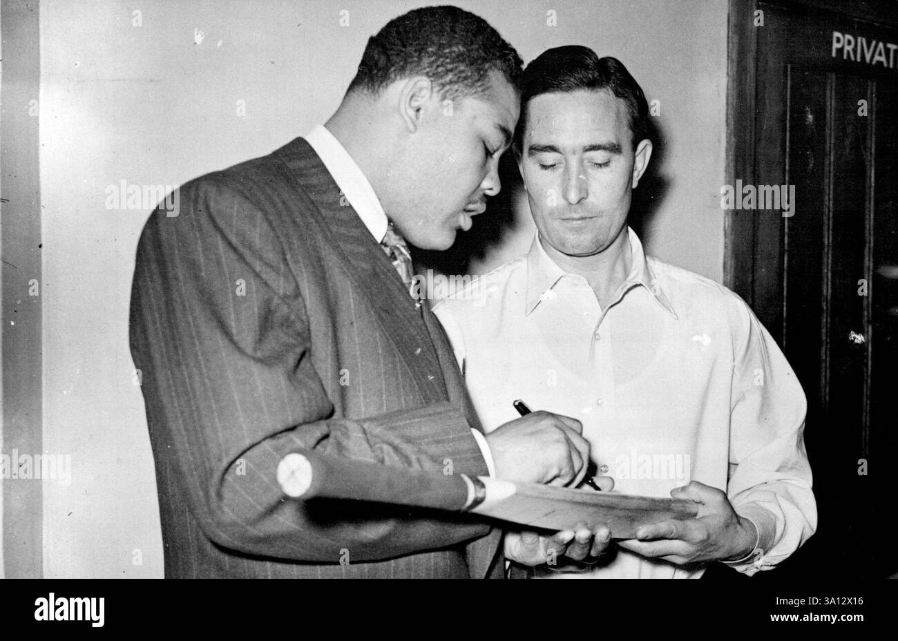 The Stars Meet.Denis Compton, famous English cricketer, turns autograph ...
