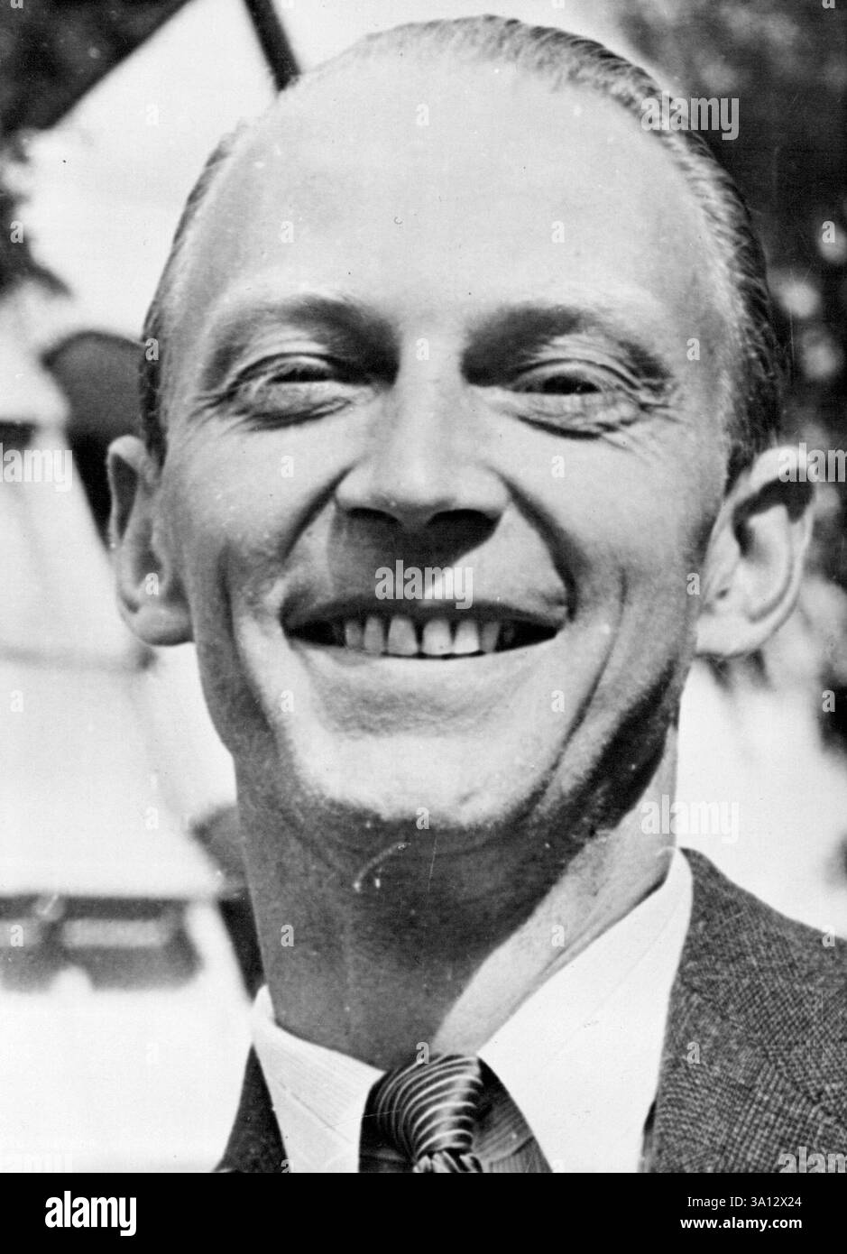 Sports olympic ring Black and White Stock Photos & Images - Alamy