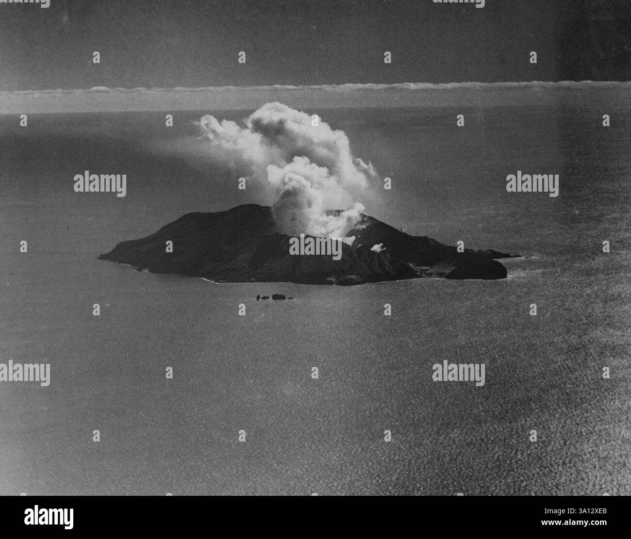 The Weird Island Of Whakari As Seen From An Aeroplane -- A special ...