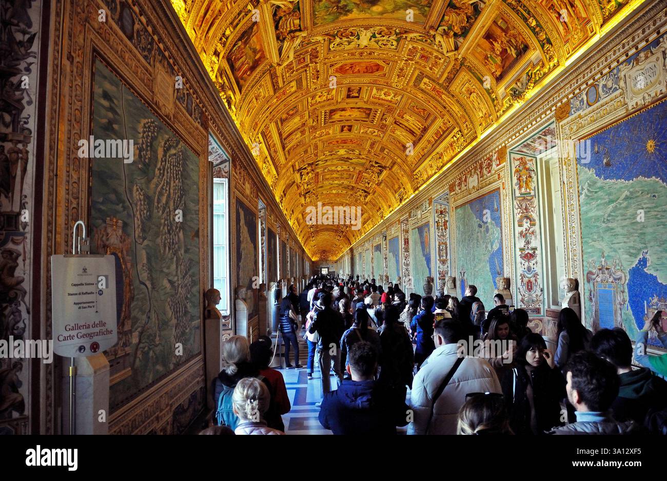 In der Galerie der Landkarten / Galleria delle Carte Geografiche im ...