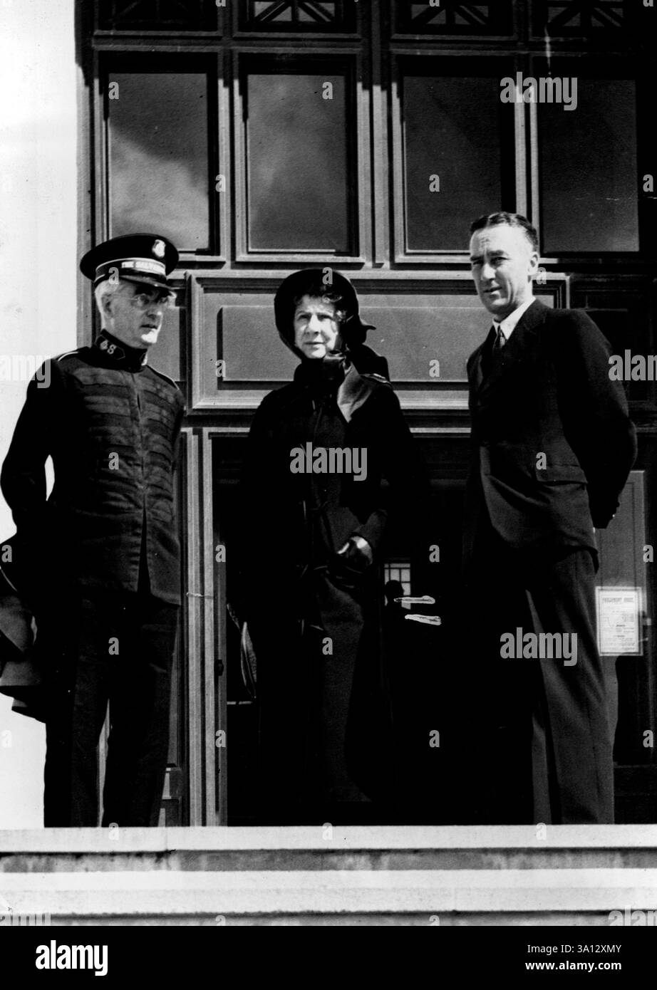 Canberra - ***** Wiles Cox met General Evangeline Booth at Parl house ...