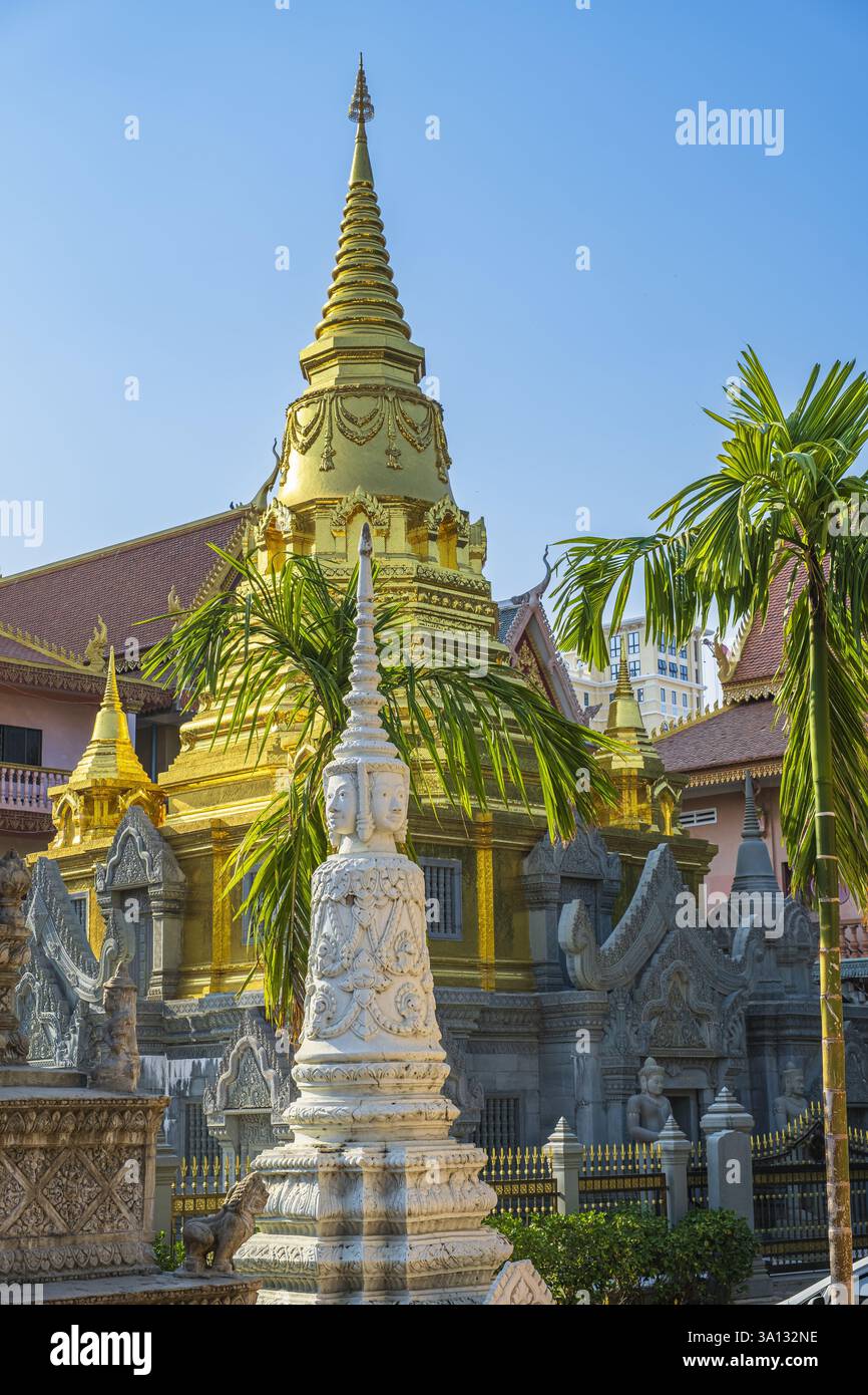 Cambodia, Phnom Penh, Doun Penh district, Wat Saravan Techo Stock Photo ...