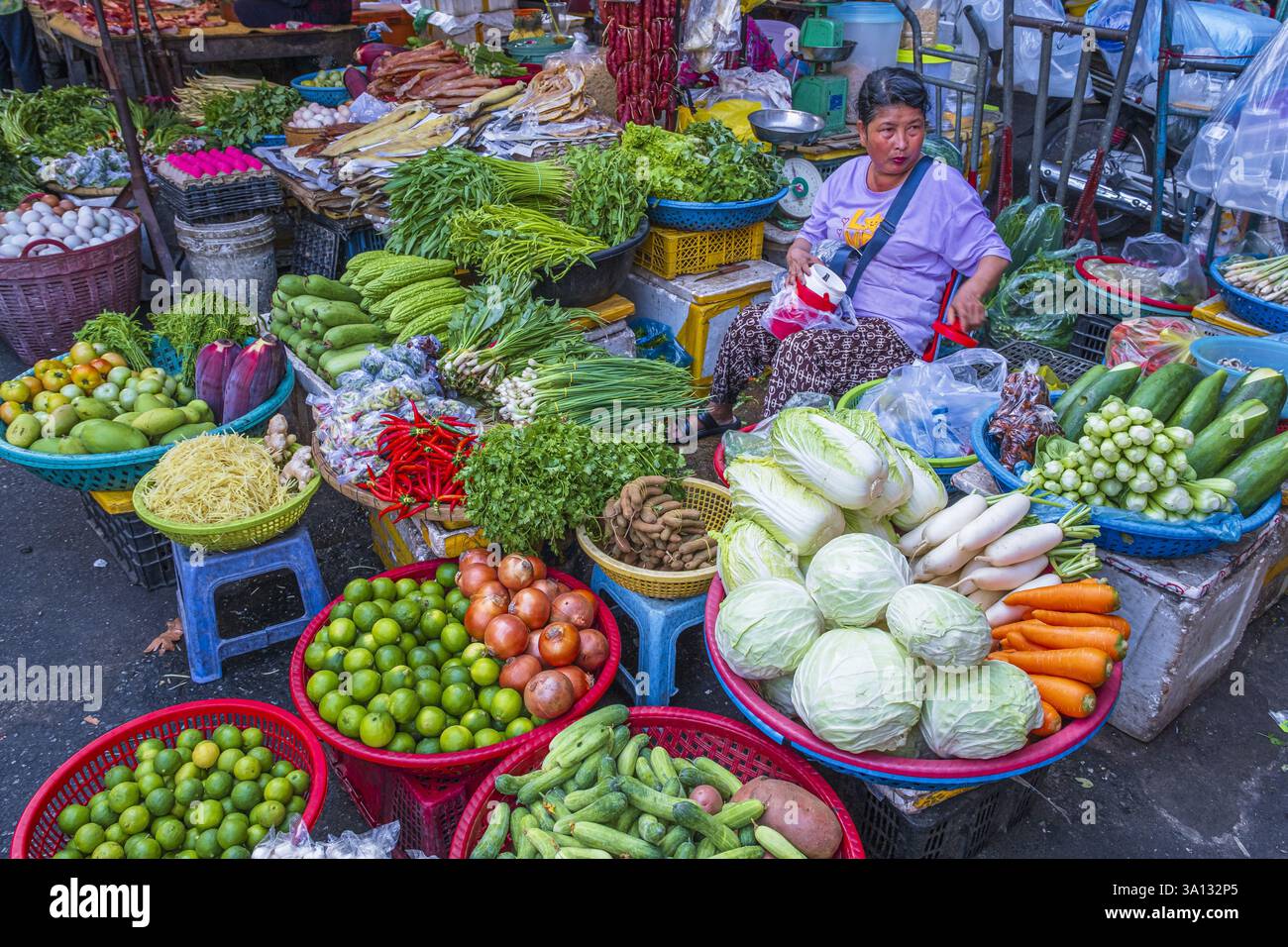 Cambodia, Phnom Penh, Prampi Makara district, Orussey Market Stock ...