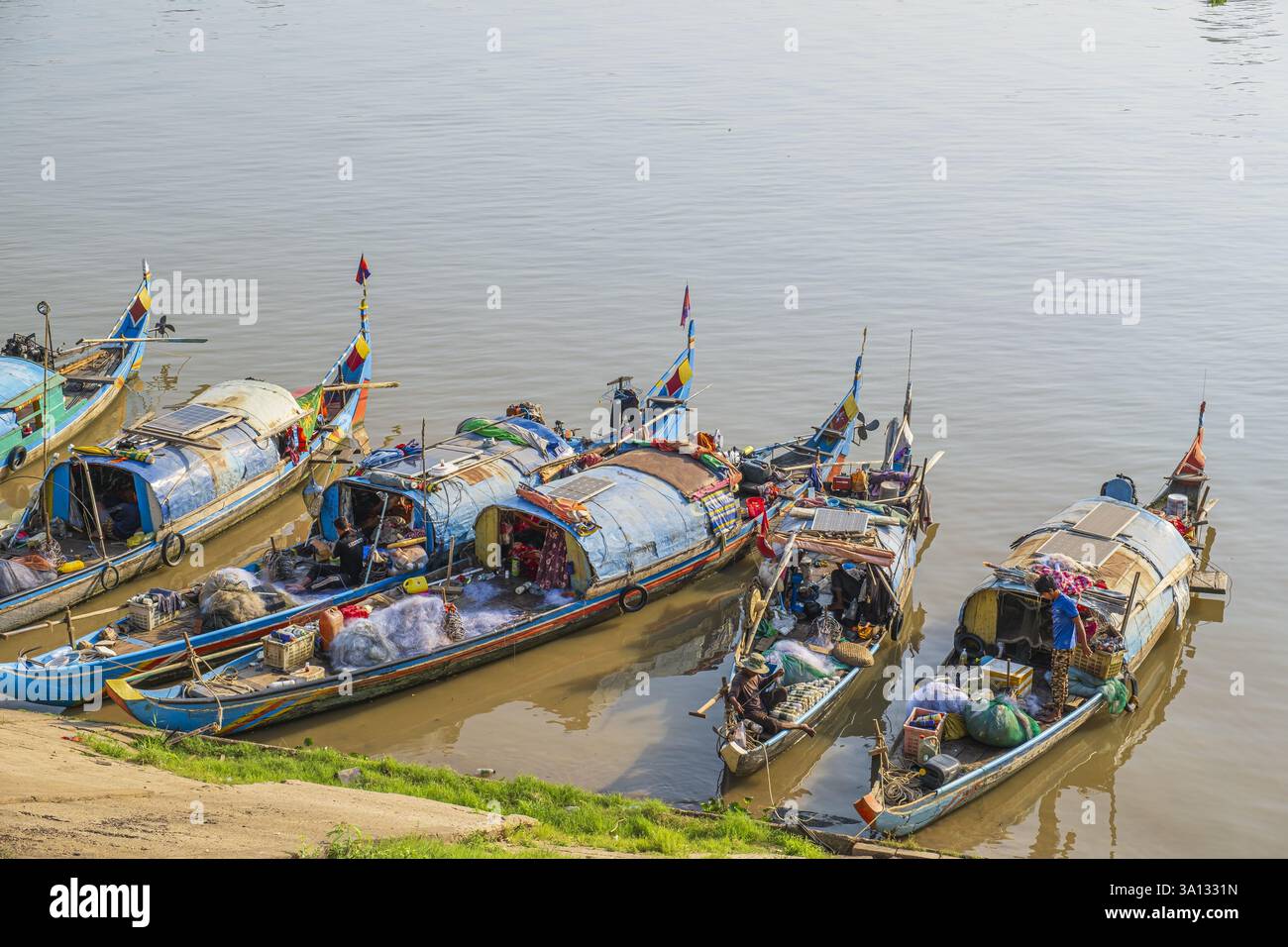 Cambodia, Phnom Penh, nomadic fishermen boats on the banks of the Tonle ...
