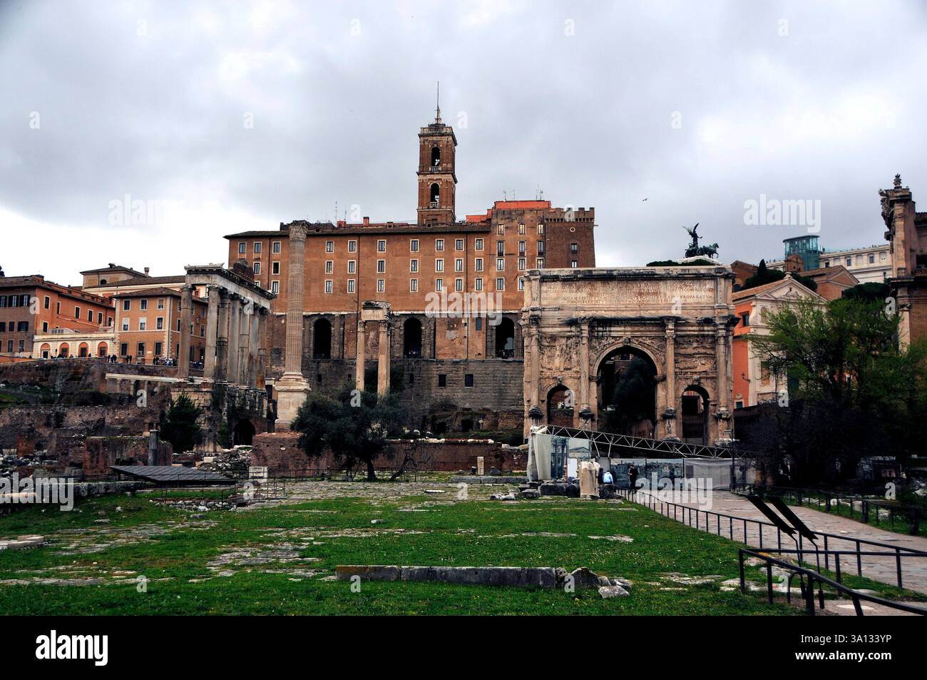 Blick Richtung Kapitol und Septimius Severus Bogen / Arco Septimius ...