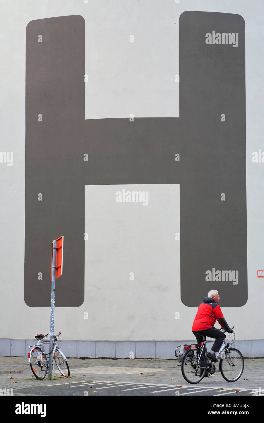 Belgium, Flanders, Antwerp, Het Zuid district, M HKA (Museum of ...