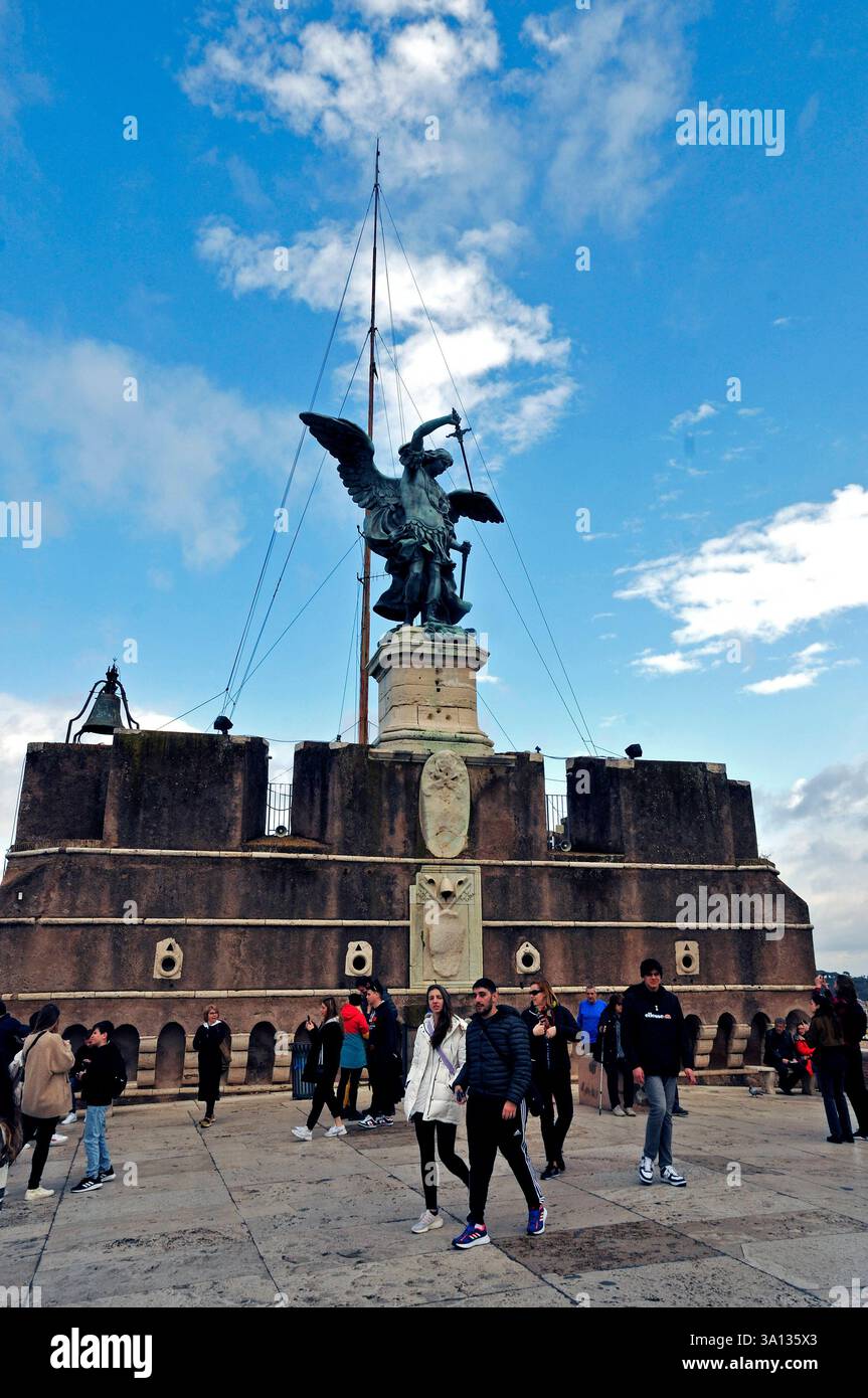 Der Namensgebende Engel der Anlage: Die Engelsburg / Castel Sant Angelo ...