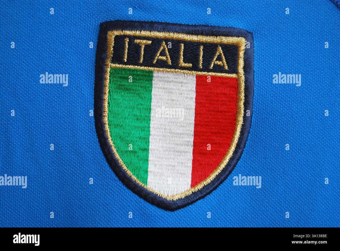 Close up photo of the Italy badge on the home shirt Stock Photo - Alamy