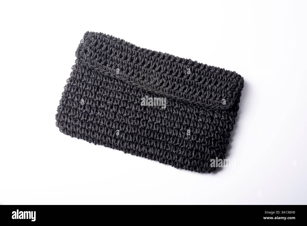 Spring-Summer season 2025 High Street fashion, Designer Raffia clutch ...