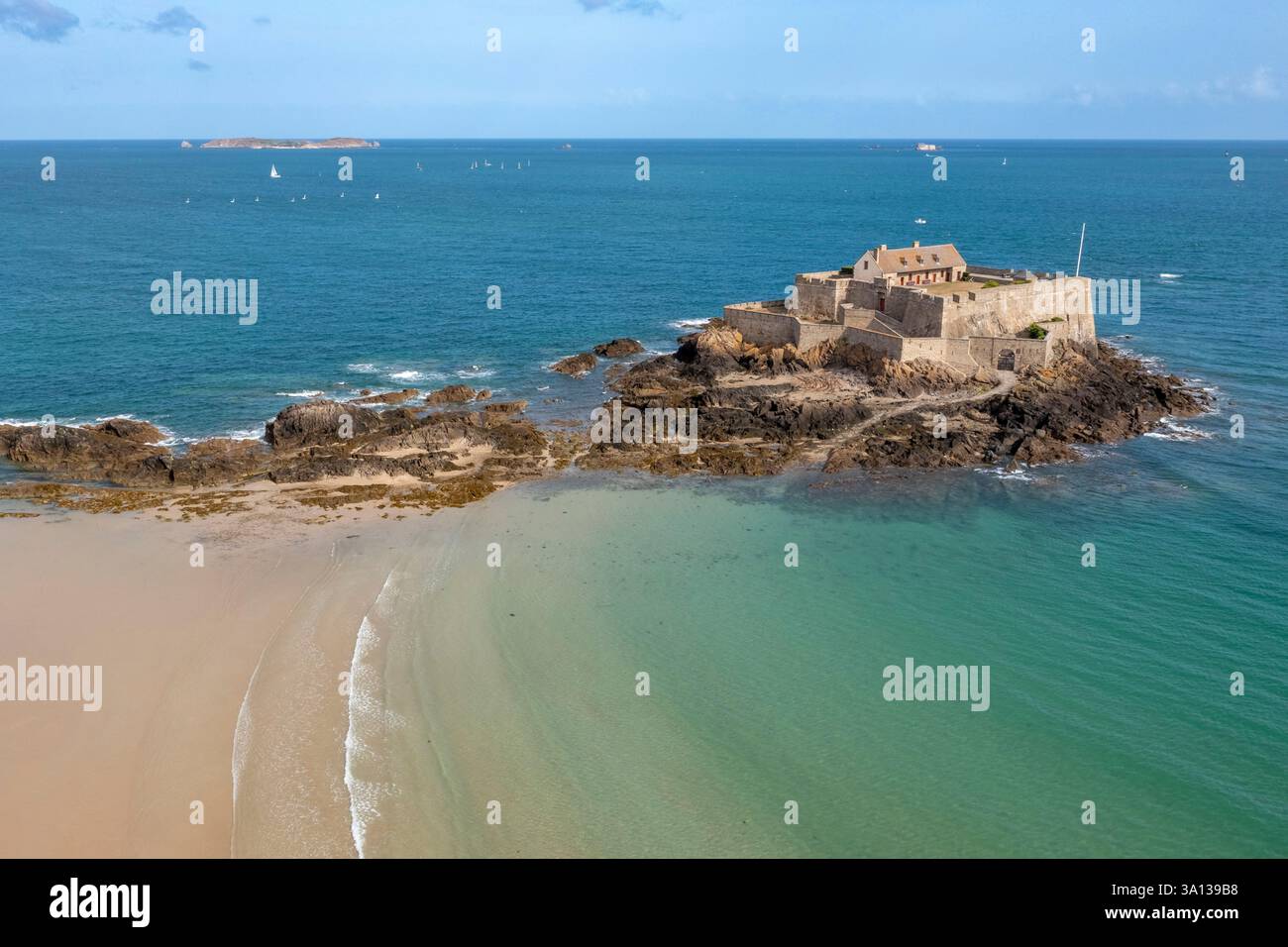 Le sillon beach hi-res stock photography and images - Alamy