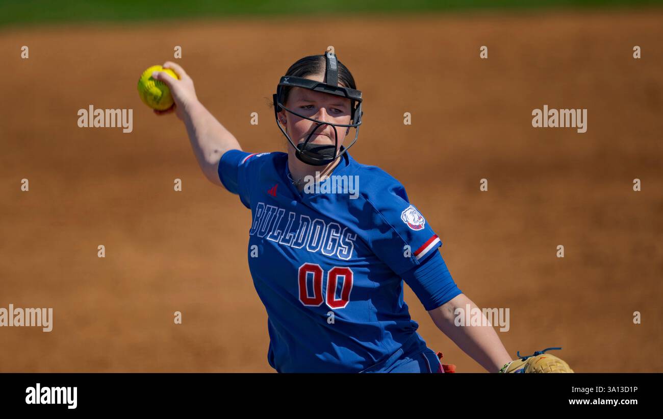 Louisiana Tech pitcher Allie Floyd (00) throws during an NCAA softball ...