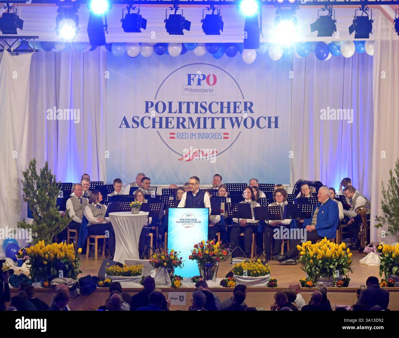 Politischer Aschermittwoch der Freiheitlichen Partei Österreichs FPÖ, in der Jahnturnhalle in ...