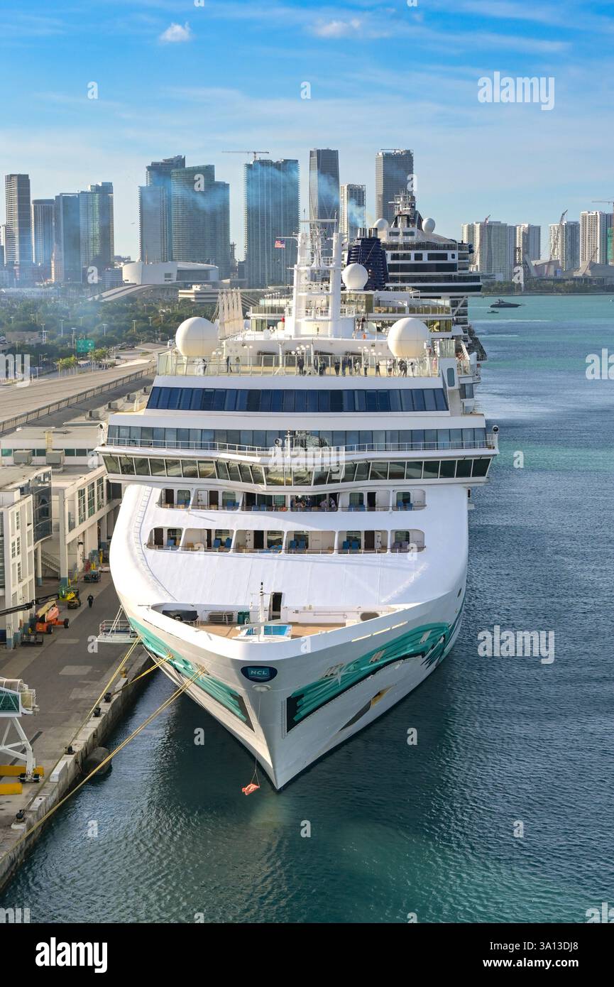 Miami, Florida, USA - 4 January 2025: Norwegian Jade cruise ship docked ...