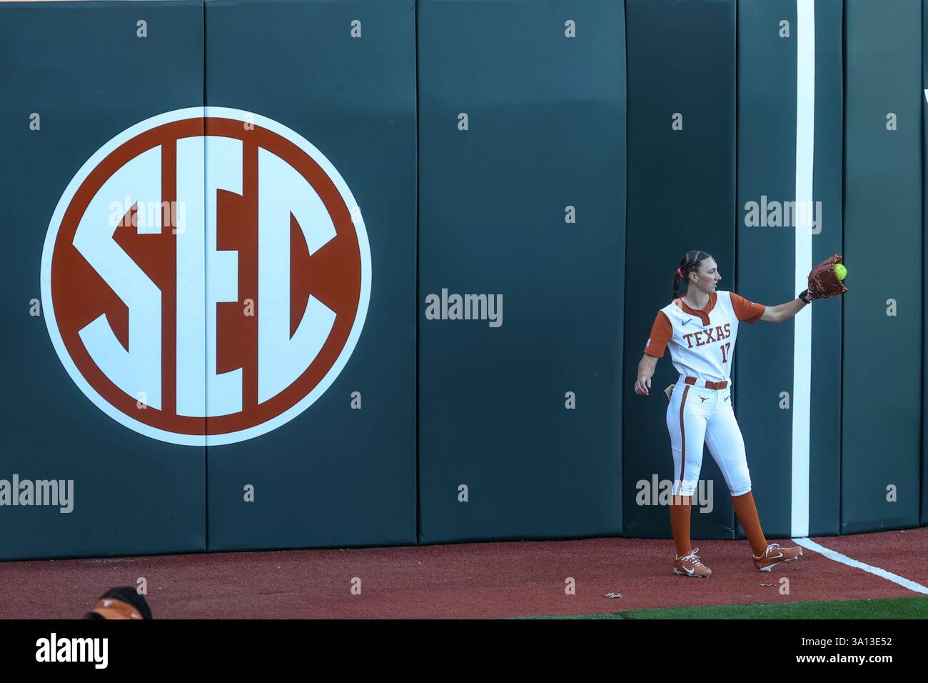 AUSTIN, TX - MARCH 05: Texas starting pitcher/relief pitcher Teagan ...