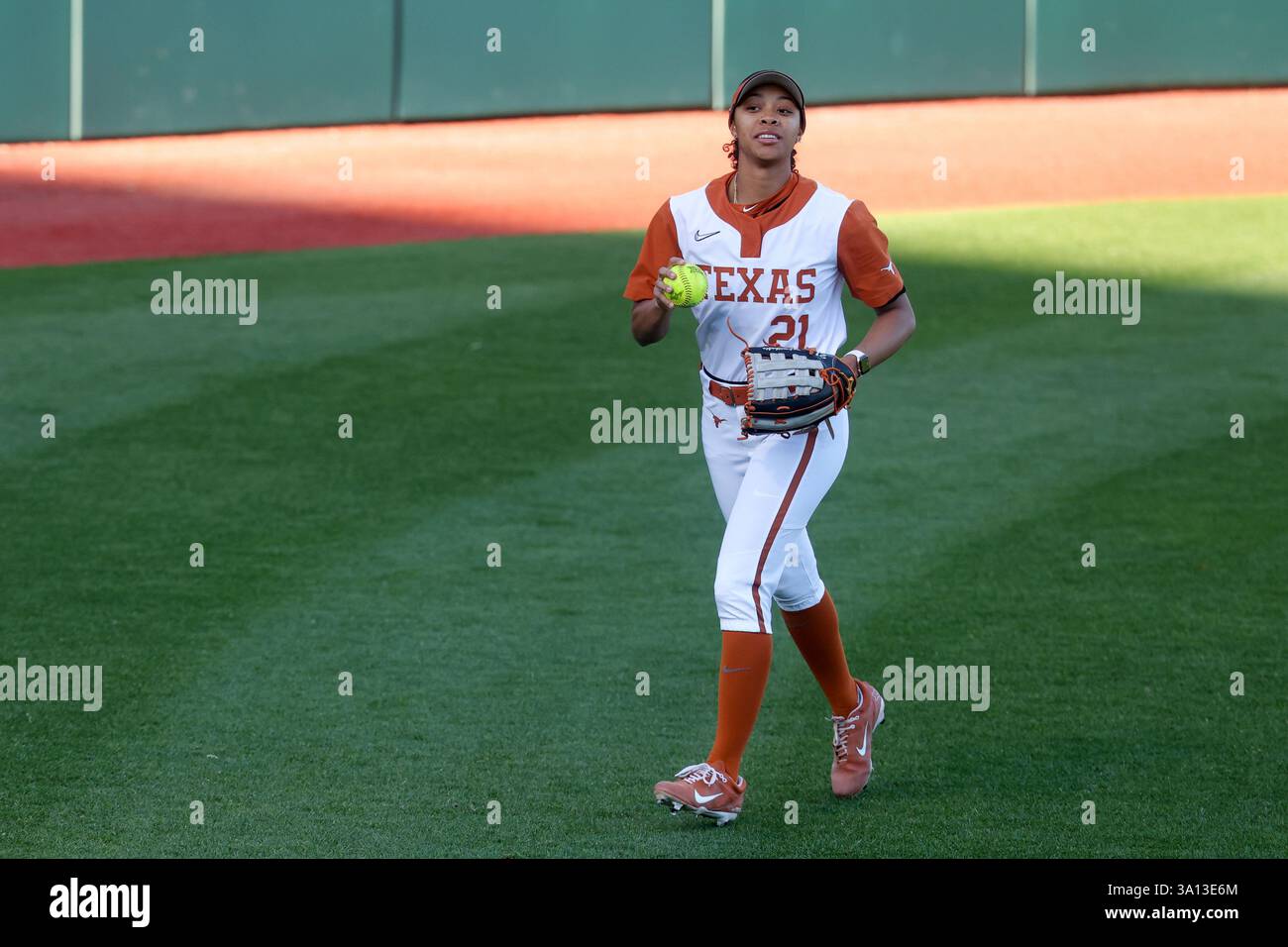 AUSTIN, TX - MARCH 05: Texas outfielder Kayden Henry (21) on the field ...