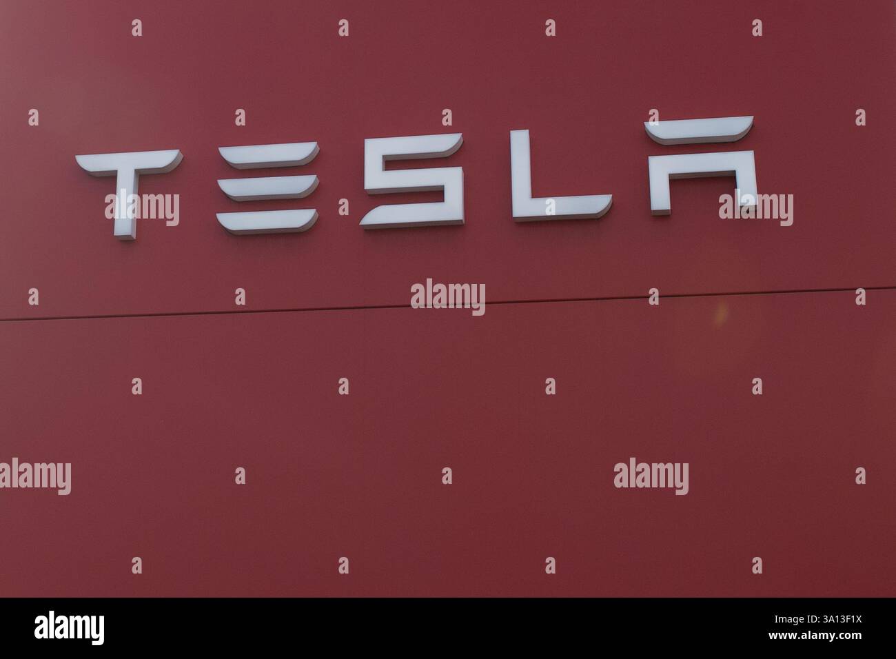 London, UK. 06 Mar 2025. A general view of a Tesla car dealership in ...