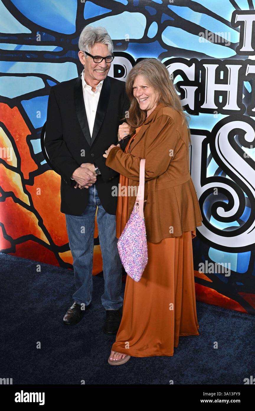 Eric Roberts mit Ehefrau Eliza Roberts bei der Premiere der 4. und ...