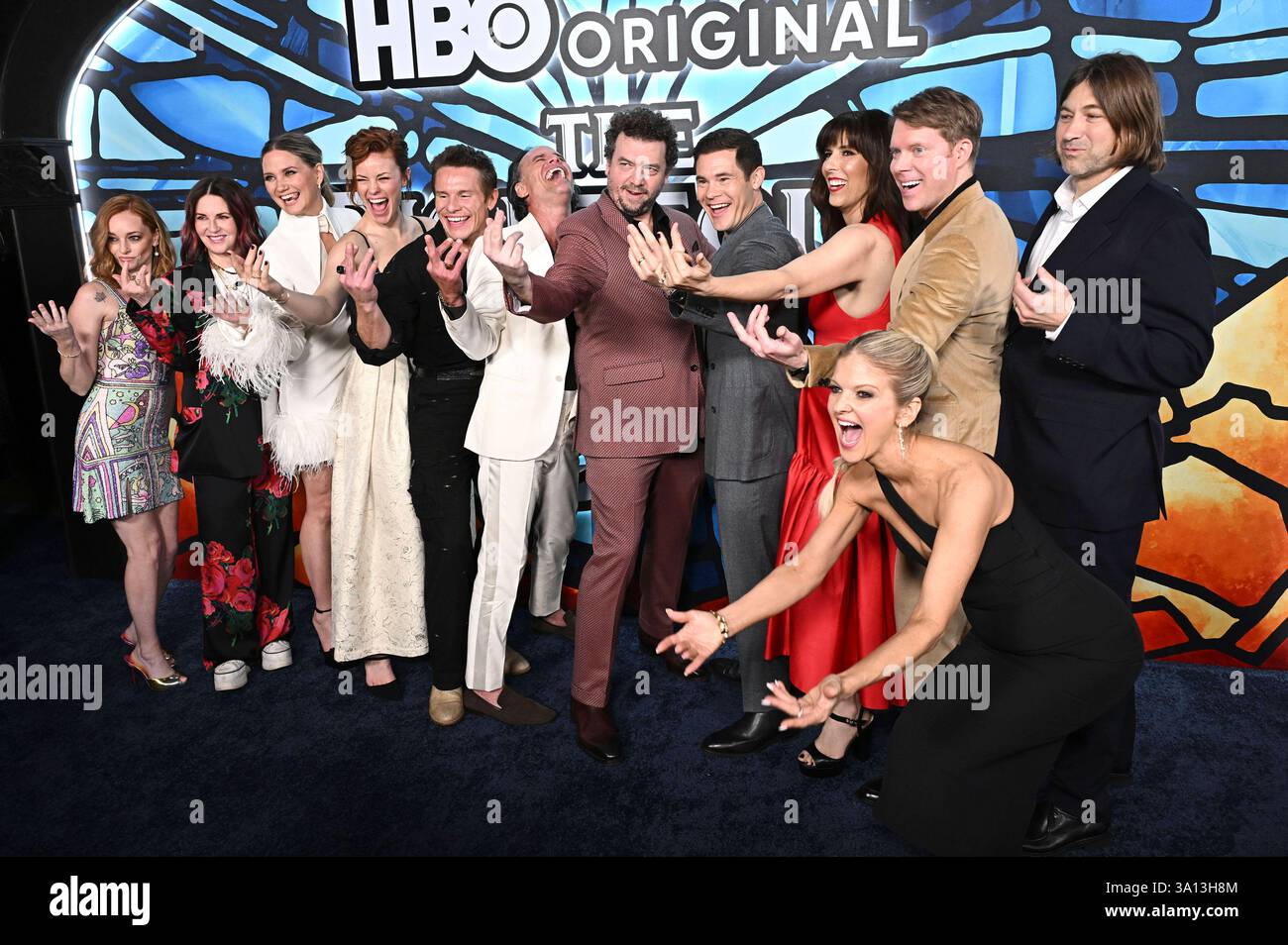 Valyn Hall, Megan Mullally, Jennifer Nettles, Cassidy Freeman, Tony ...