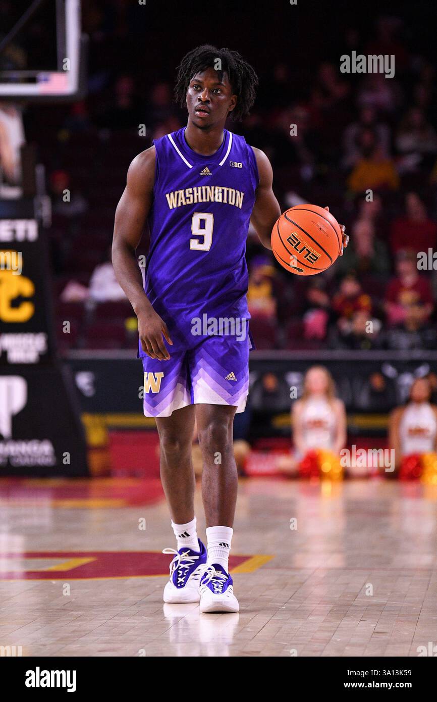 LOS ANGELES, CA - MARCH 05: Washington Huskies guard Zoom Diallo (9 ...