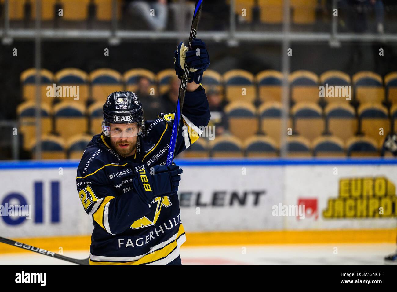 250306 HV71s Mattias Tedenby under ishockeymatchen i SHL mellan HV71 och Örebro den 6 mars 2025 ...