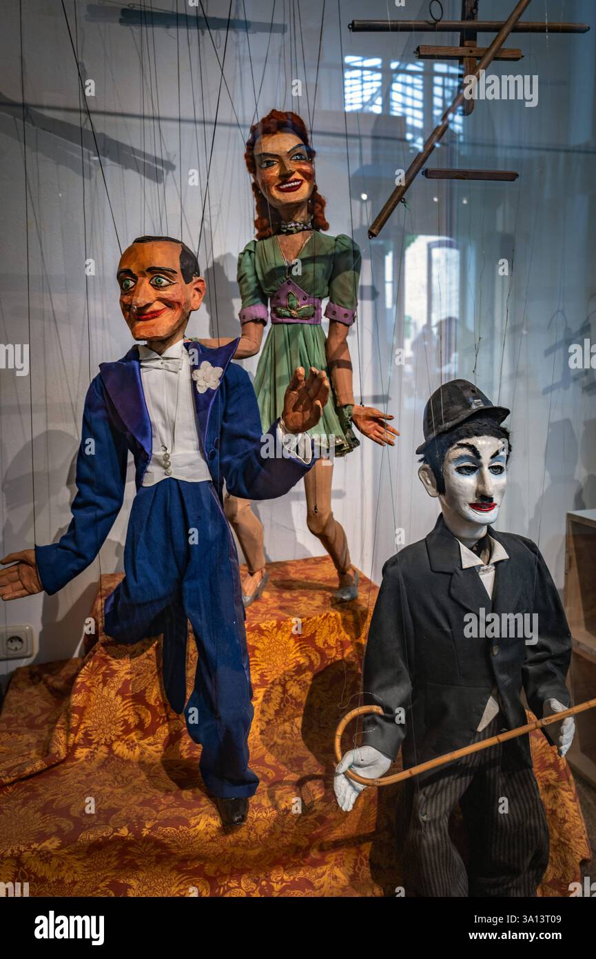 Berlin Neukölln Puppentheater Museum Berlin Neukölln, Karl-Marx-Straße ...