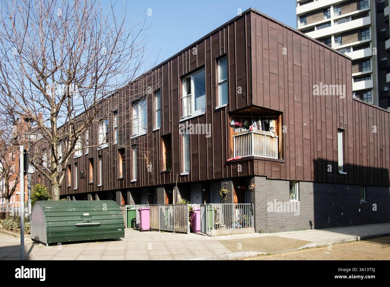 Tower hamlets council estate hi-res stock photography and images - Alamy