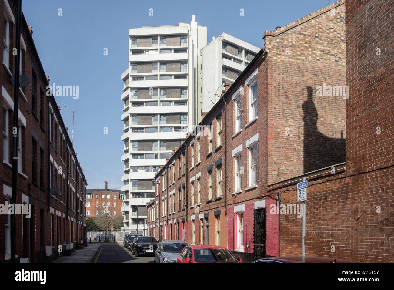 Keeling House designed by Denis Lasdun and completed in 1957 beyond ...
